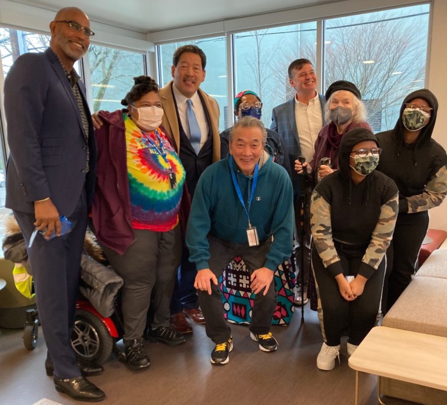 Seattle gives free transit passes to all public housing residents ...