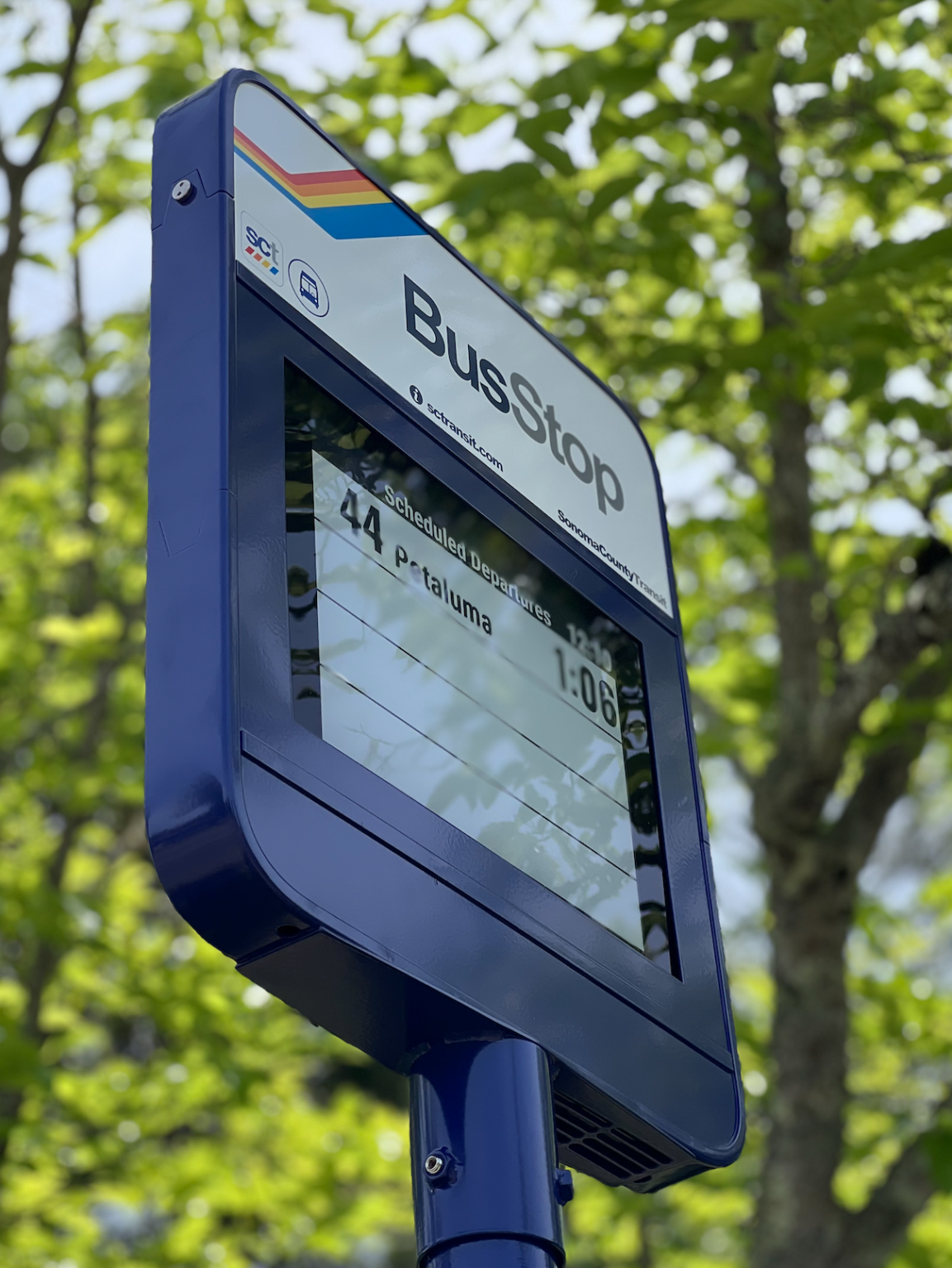 How a Kindle-type display is helping to reimagine bus stops - Cities Today