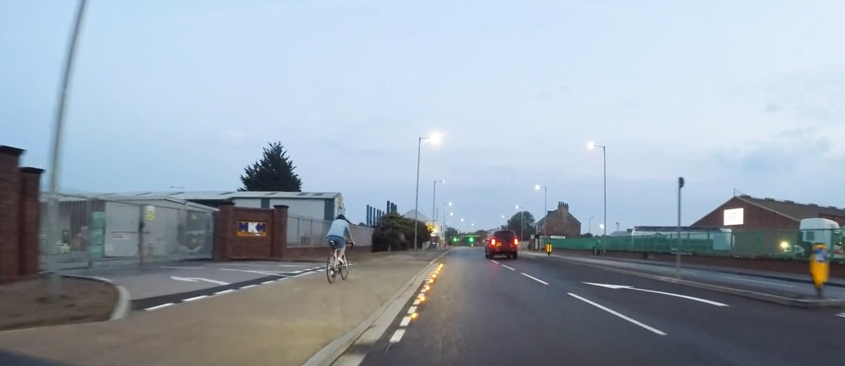 Hull deploys intelligent road studs to improve safety - Cities Today