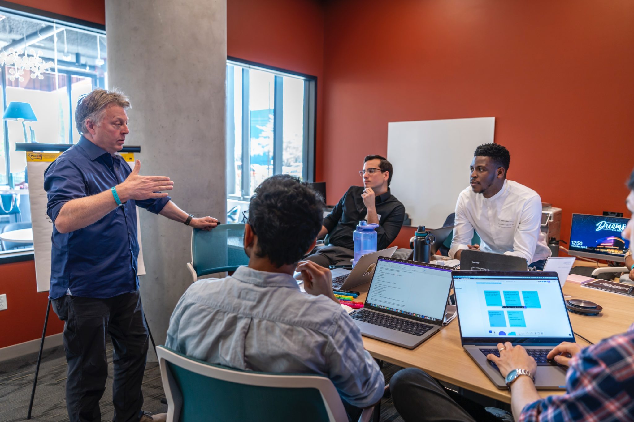 Hackathon seeks cooling ideas for America’s hottest city - Cities Today