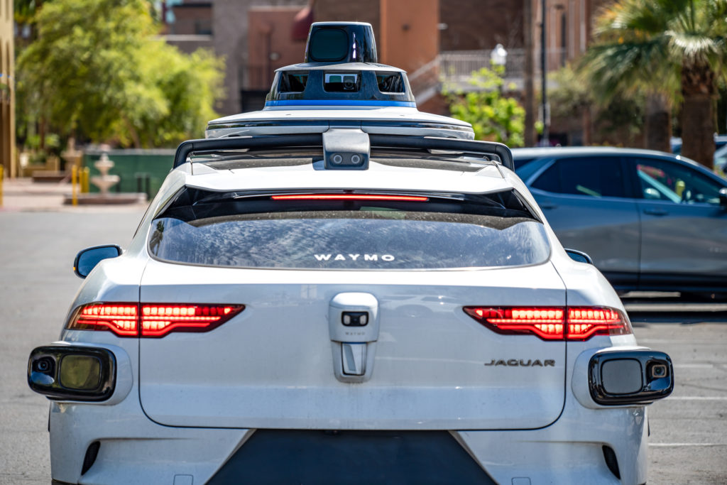 Phoenix airport becomes first to offer 24-hour AV transport - Cities Today